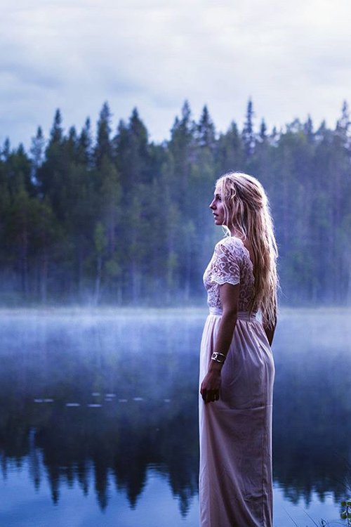 Nature's fairy - always connected - Documentary Watch